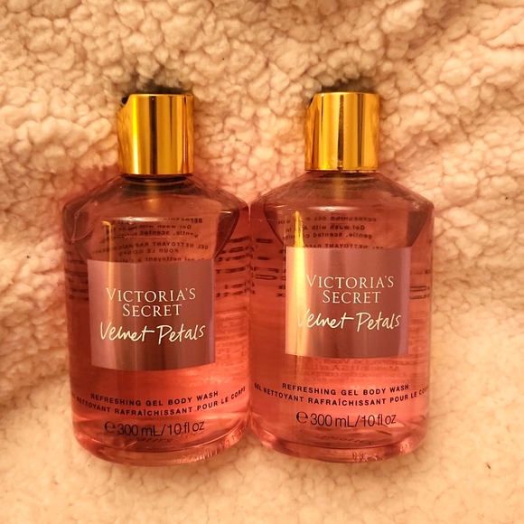 Victoria's Secret | Bath & Body | 2 Nib Victorias Secret Velvet Petals ...